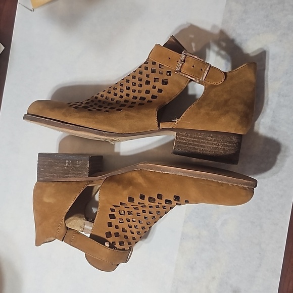 Vince Camuto | Shoes | Womens Vince Camuto Fancy Shoes | Poshmark
